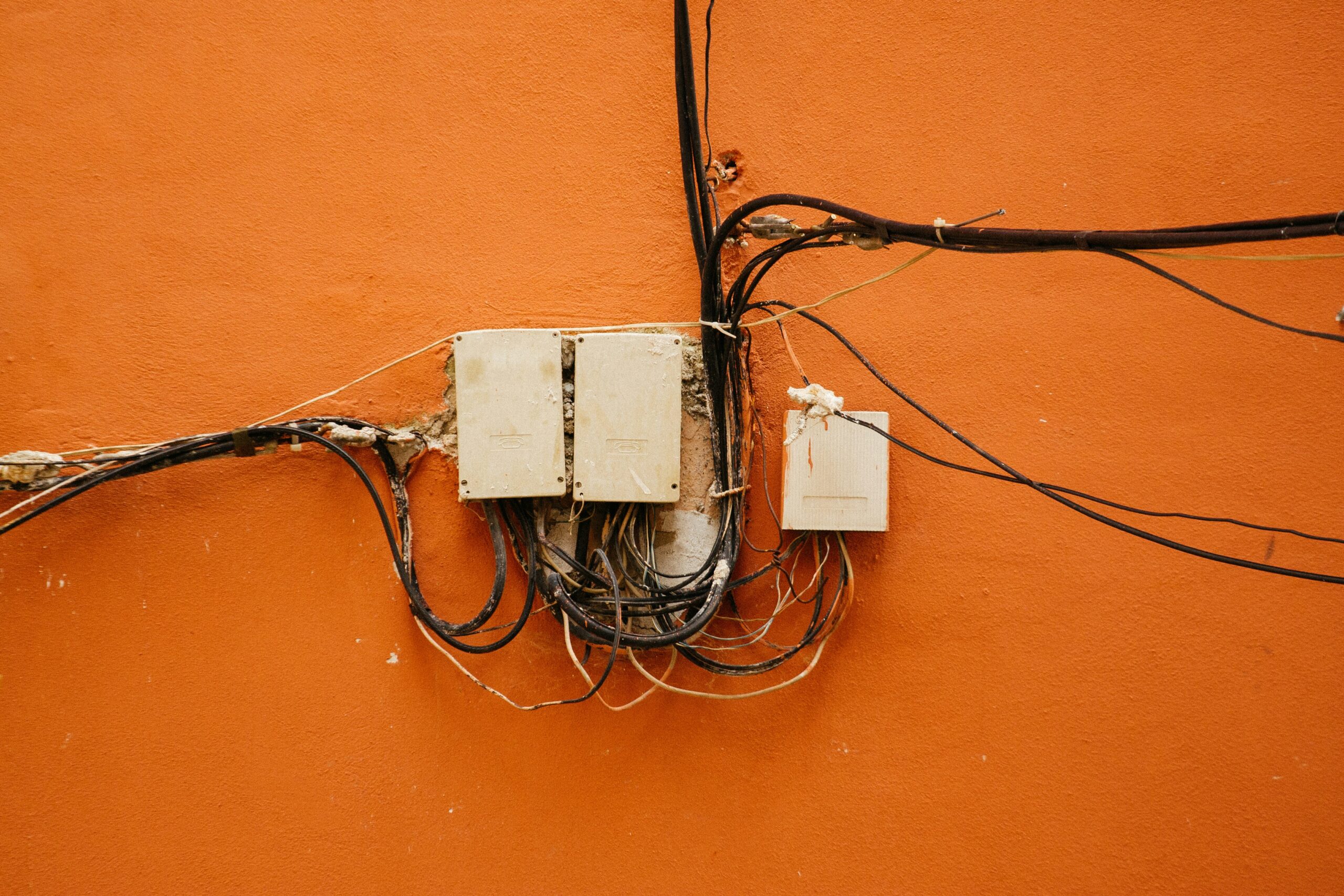 When to Call an Emergency Electrician in London — What’s Urgent and ...